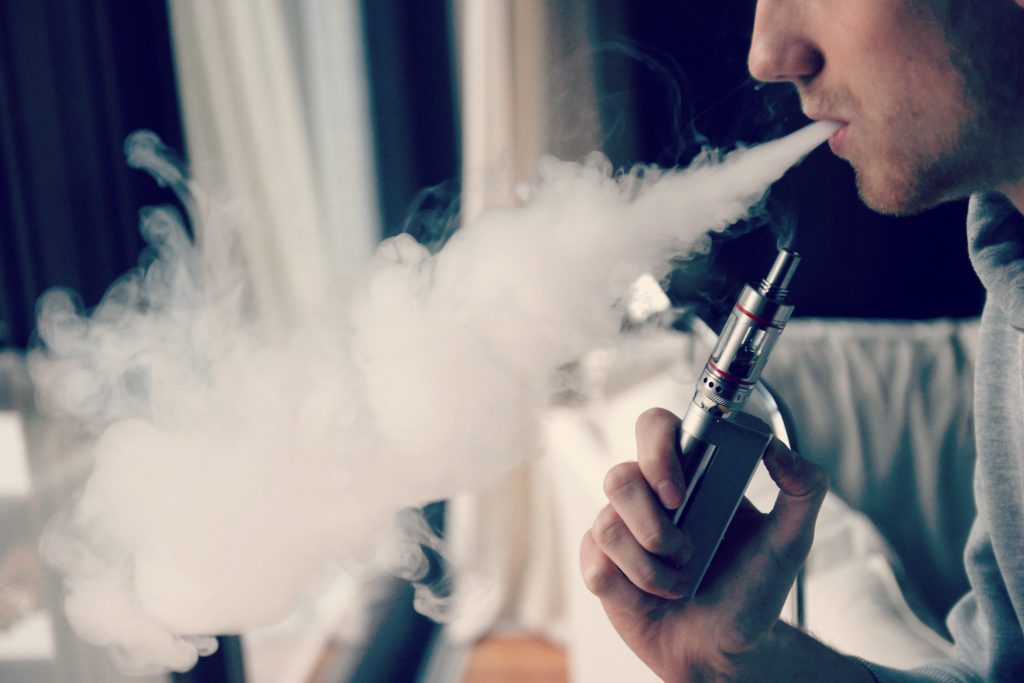 First case of vaping-related lung illness confirmed in King County ...